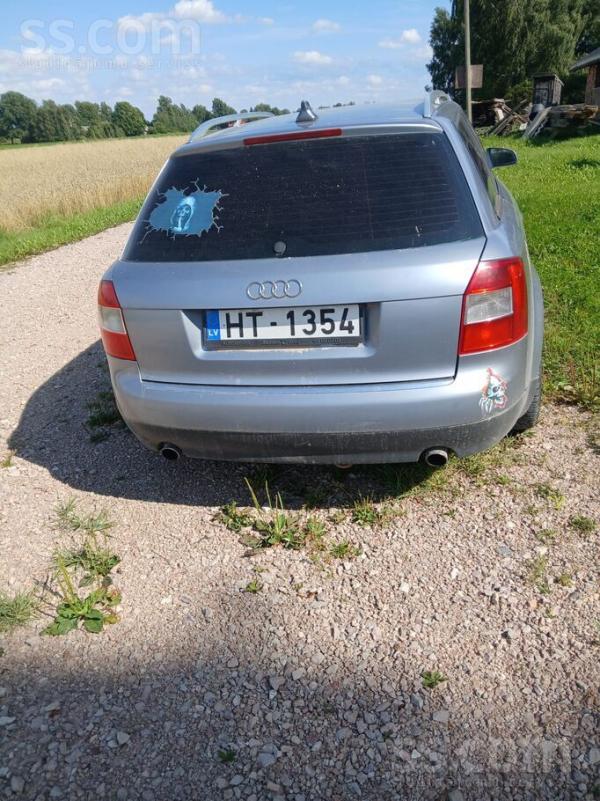 Pelēks Audi A4 2002 Valka, ar dzinēja tilpumu 1.80 L un nobraukumu 353 tūkst. km par 1650 €, foto 3 vietnē AUTOMOTO.COM.LV
