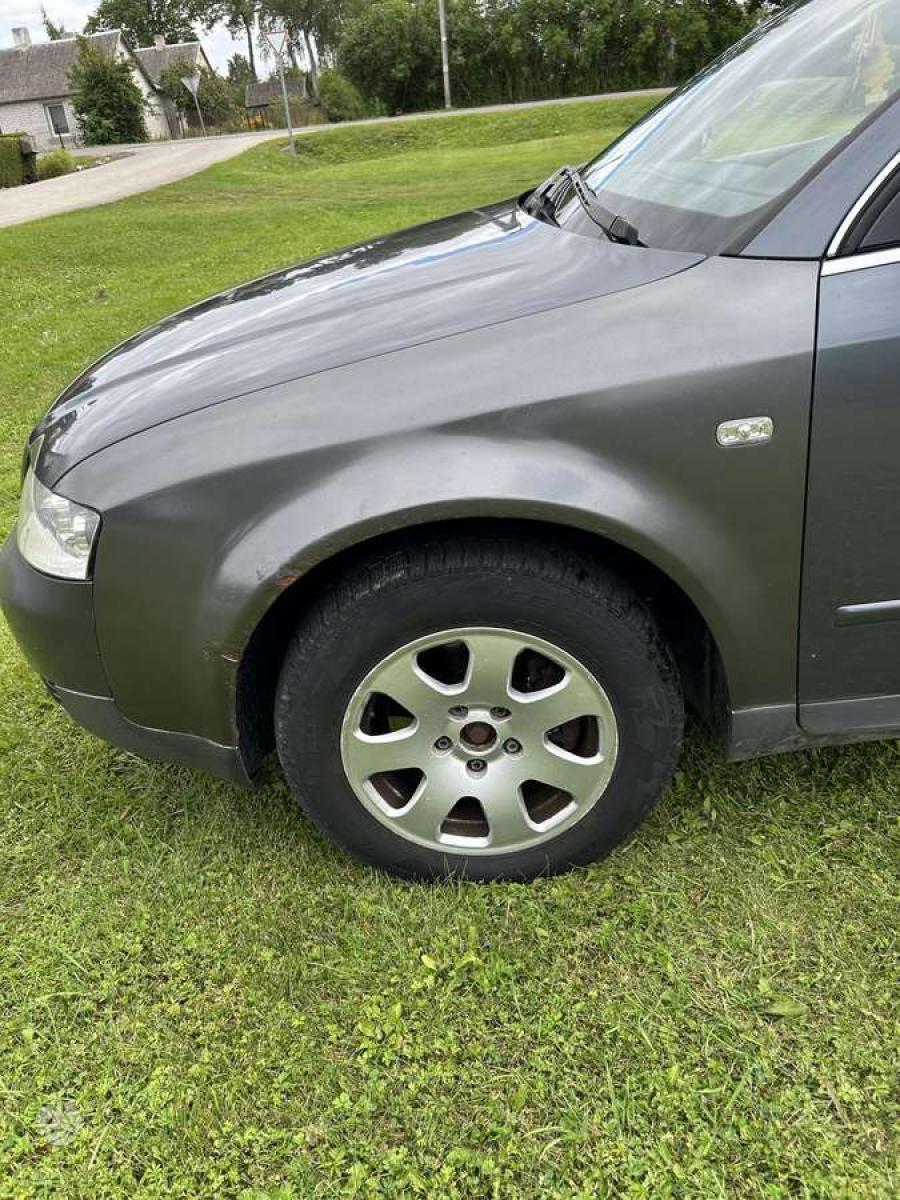 Pelēks Audi A4 2002 Joniškis, ar dzinēja tilpumu 1.90 L un nobraukumu 430 tūkst. km par 1250 €, foto 8 vietnē AUTOMOTO.COM.LV