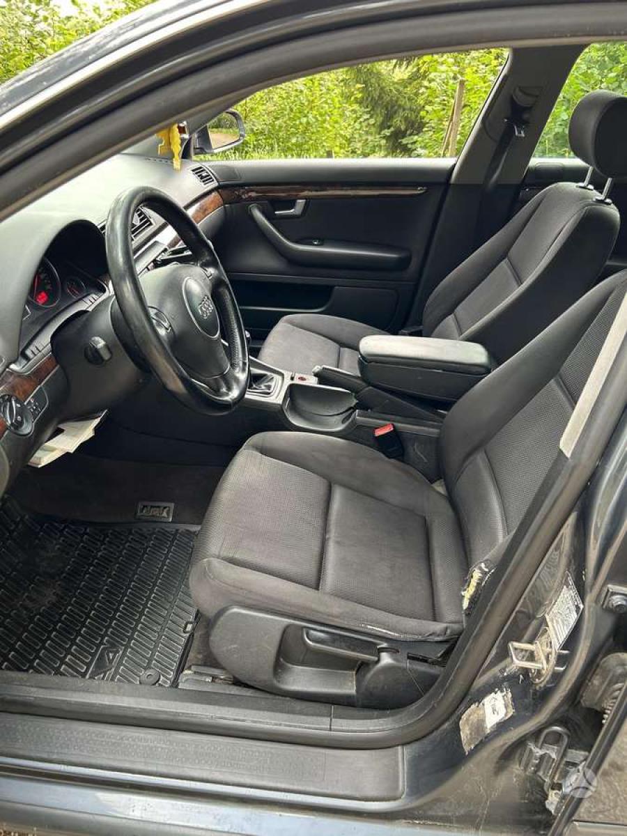 Pelēks Audi A4 2002 Joniškis, ar dzinēja tilpumu 1.90 L un nobraukumu 430 tūkst. km par 1250 €, foto 12 vietnē AUTOMOTO.COM.LV
