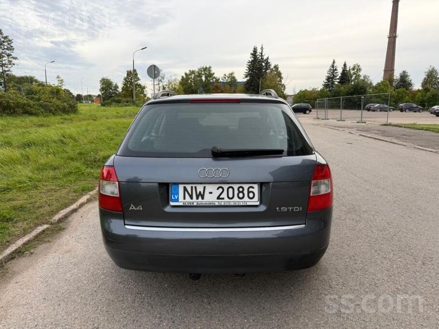 Grey Audi A4 2002 in Rezekne, with an engine capacity of 1.90 L and mileage of 301 thousand km for 3500 €, photo 4 on AUTOMOTO.COM.LV