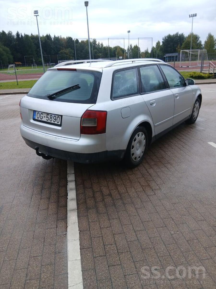 Pelēks Audi A4 2002 Liepāja, ar dzinēja tilpumu 1.90 L un nobraukumu 493 tūkst. km par 1100 €, foto 4 vietnē AUTOMOTO.COM.LV