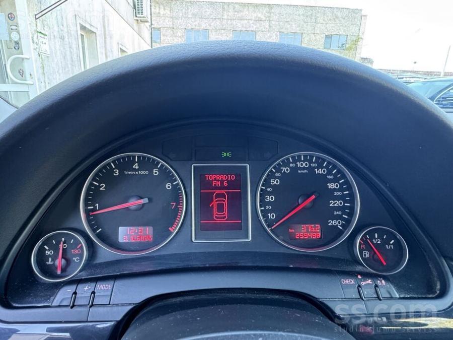 Pelēks Audi A4 2002 Daugavpils, ar dzinēja tilpumu 2.00 L un nobraukumu 0 tūkst. km par 1950 €, foto 18 vietnē AUTOMOTO.COM.LV