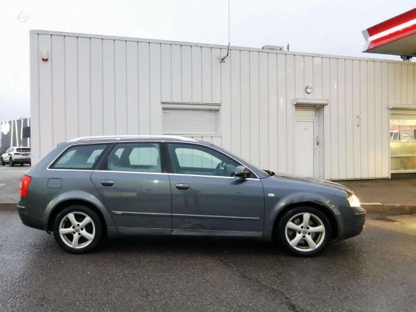 Pelēks Audi A4 2003 Viļņa, ar dzinēja tilpumu 2.50 L un nobraukumu 300 tūkst. km par 800 €, foto 5 vietnē AUTOMOTO.COM.LV