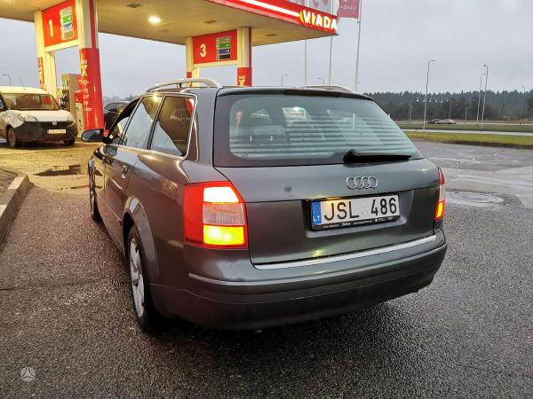 Pelēks Audi A4 2003 Viļņa, ar dzinēja tilpumu 2.50 L un nobraukumu 300 tūkst. km par 800 €, foto 7 vietnē AUTOMOTO.COM.LV