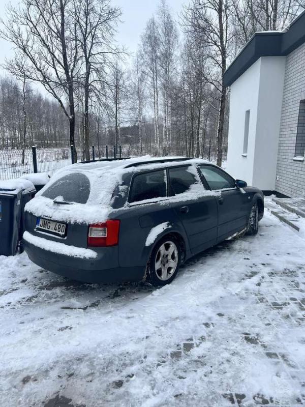 Grey Audi A4 2003 in Vilnius, with an engine capacity of 2.50 L and mileage of 321 thousand km for 1250 €, photo 3 on AUTOMOTO.COM.LV
