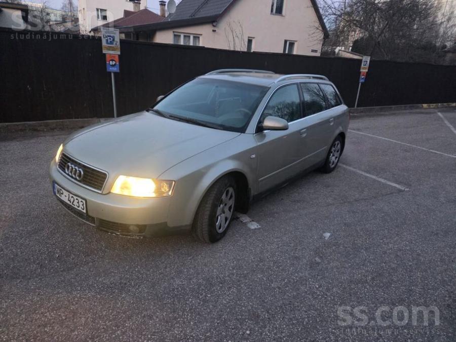 Grey Audi A4 2003 in Riga, with an engine capacity of 2.00 L and mileage of 316 thousand km for 1150 €, photo 3 on AUTOMOTO.COM.LV