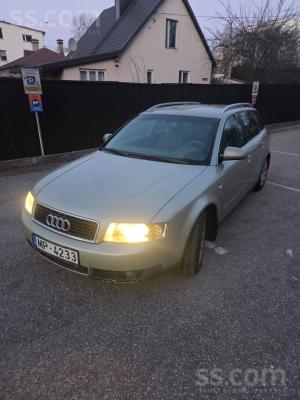 Grey Audi A4 2003 in Riga, with an engine capacity of 2.00 L and mileage of 316 thousand km for 1150 €, photo 5 on AUTOMOTO.COM.LV