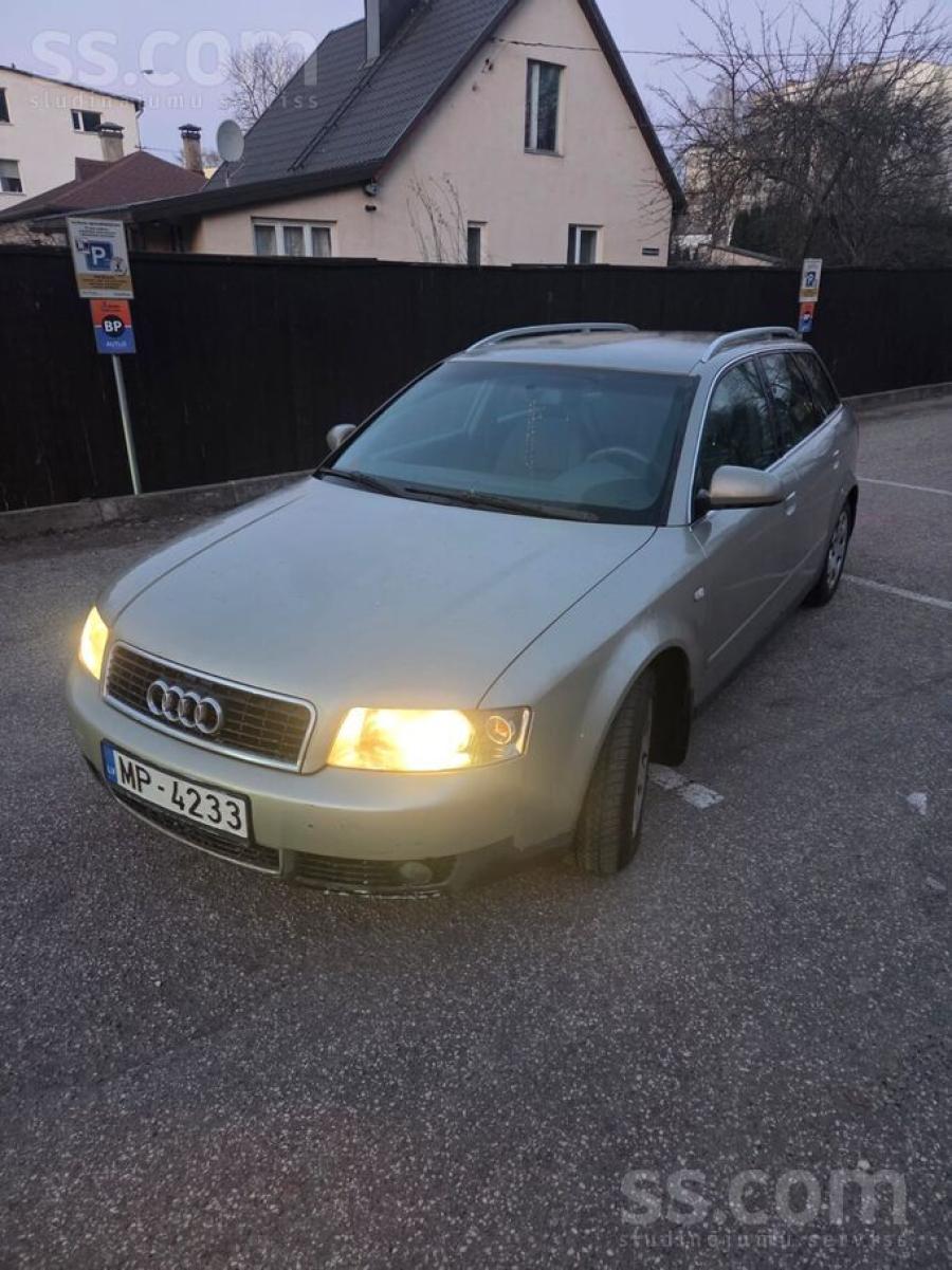 Grey Audi A4 2003 in Riga, with an engine capacity of 2.00 L and mileage of 316 thousand km for 1150 €, photo 5 on AUTOMOTO.COM.LV