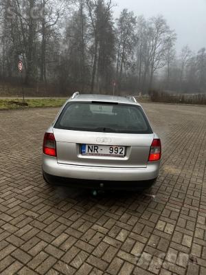 Pelēks Audi A4 2003 Krāslava, ar dzinēja tilpumu 1.90 L un nobraukumu 391 tūkst. km par 1500 €, foto 5 vietnē AUTOMOTO.COM.LV