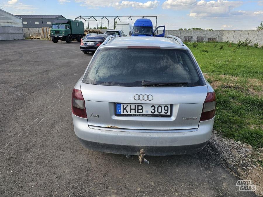 Pelēks Audi A4 2003 Kauņa, ar dzinēja tilpumu 1.90 L un nobraukumu 540 tūkst. km par 900 €, foto 9 vietnē AUTOMOTO.COM.LV