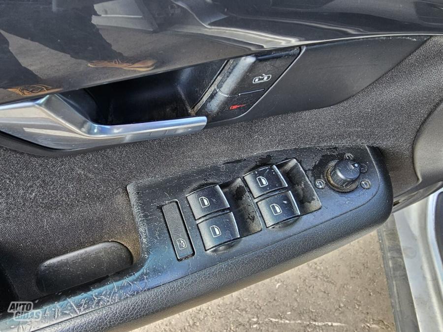 Pelēks Audi A4 2003 Kauņa, ar dzinēja tilpumu 1.90 L un nobraukumu 540 tūkst. km par 900 €, foto 13 vietnē AUTOMOTO.COM.LV