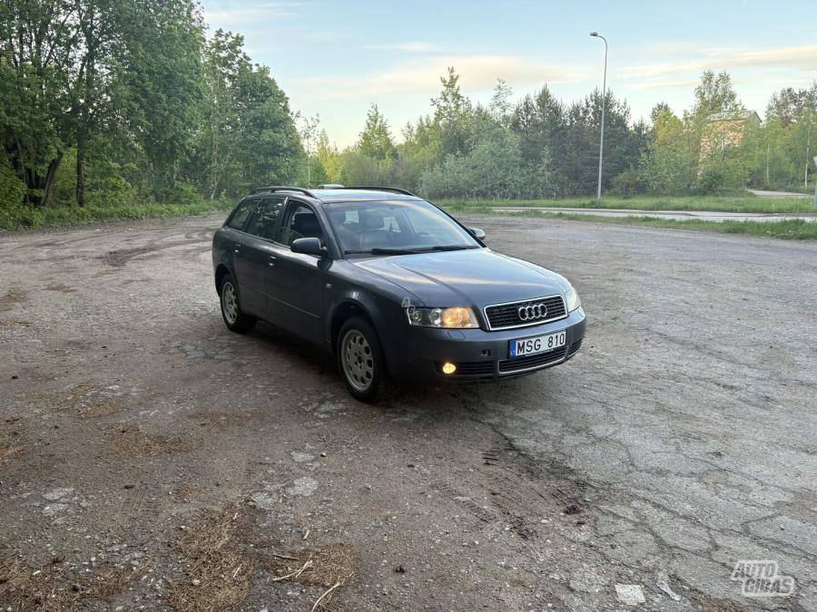 Серый Ауди А4 2003 в Аникщяй, объемом двигателя 2.50 л и пробегом 412 тыс. км за 500 €, фото 1 на AUTOMOTO.COM.LV