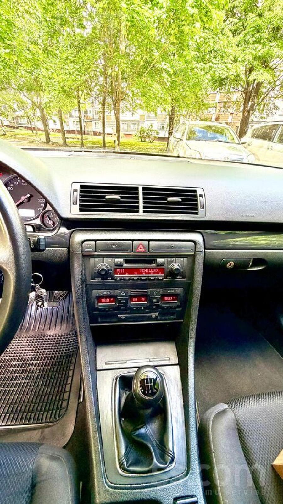 Grey Audi A4 2003 in Riga, with an engine capacity of 2.00 L and mileage of 225 thousand km for 2500 €, photo 12 on AUTOMOTO.COM.LV