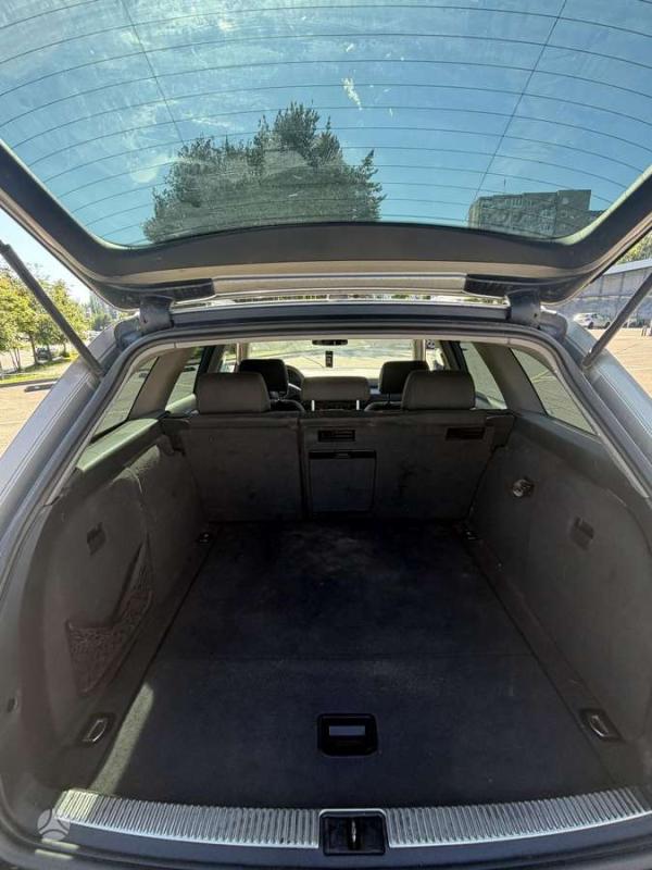 Pelēks Audi A4 2003 Viļņa, ar dzinēja tilpumu 1.90 L un nobraukumu 333 tūkst. km par 1350 €, foto 5 vietnē AUTOMOTO.COM.LV