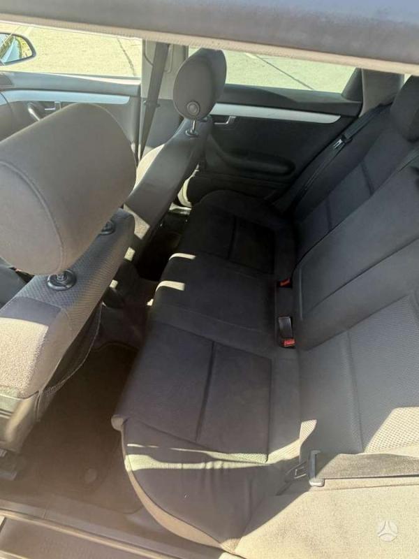 Pelēks Audi A4 2003 Viļņa, ar dzinēja tilpumu 1.90 L un nobraukumu 333 tūkst. km par 1350 €, foto 7 vietnē AUTOMOTO.COM.LV