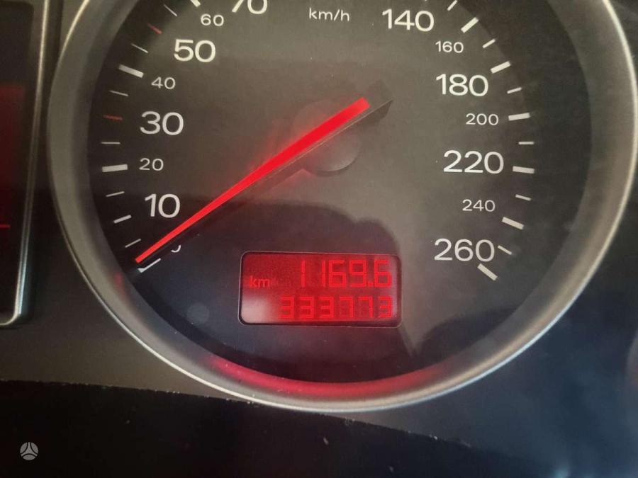 Grey Audi A4 2003 in Vilnius, with an engine capacity of 1.90 L and mileage of 333 thousand km for 1350 €, photo 12 on AUTOMOTO.COM.LV
