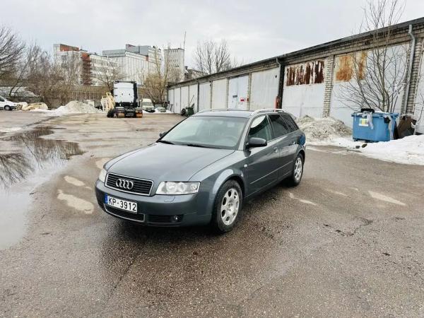 Серый Ауди А4 2003 в Рига, объемом двигателя 2.50 л и пробегом 356 тыс. км за 990 €, фото 1 на AUTOMOTO.COM.LV