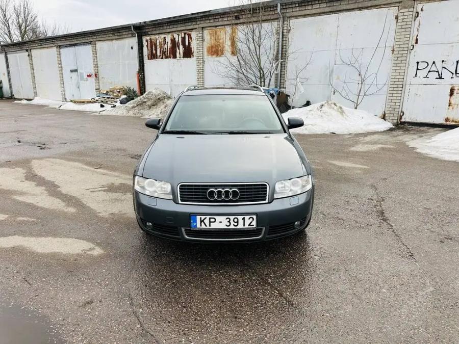 Grey Audi A4 2003 in Riga, with an engine capacity of 2.50 L and mileage of 356 thousand km for 990 €, photo 3 on AUTOMOTO.COM.LV