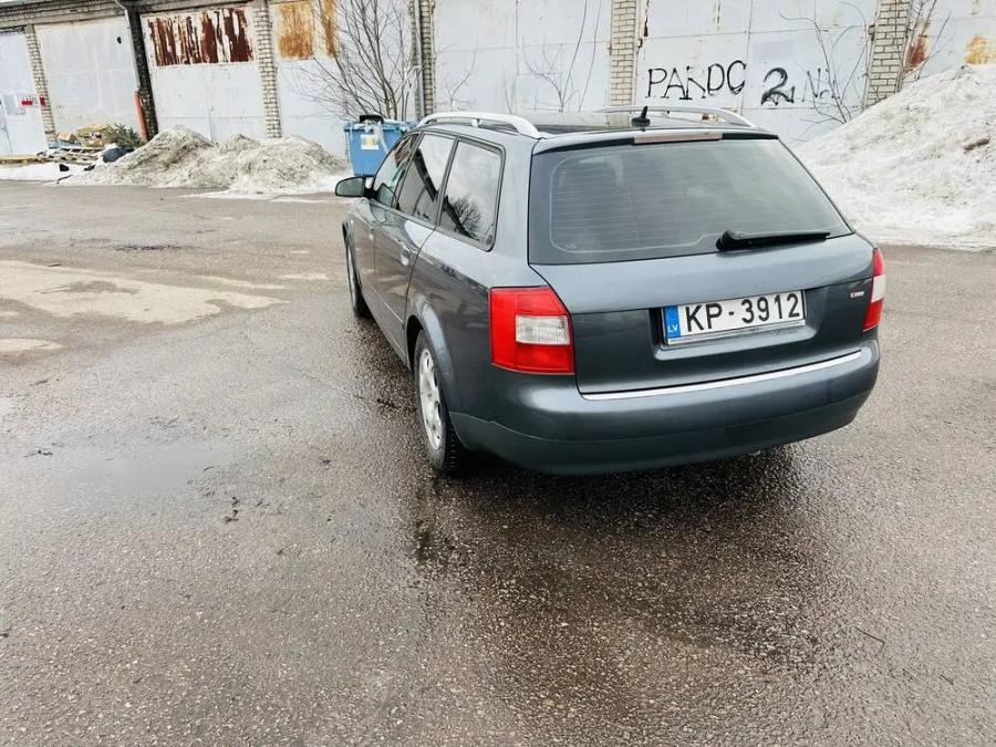 Grey Audi A4 2003 in Riga, with an engine capacity of 2.50 L and mileage of 356 thousand km for 990 €, photo 9 on AUTOMOTO.COM.LV