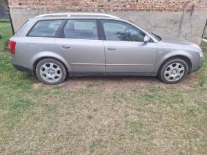 Pelēks Audi A4 2003 Jelgava, ar dzinēja tilpumu 2.50 L un nobraukumu 400 tūkst. km par 600 €, foto 3 vietnē AUTOMOTO.COM.LV