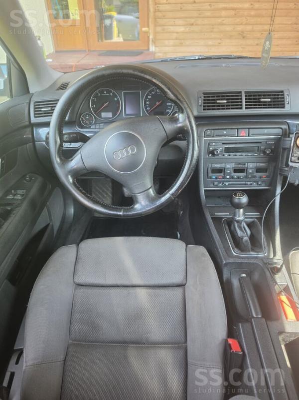Pelēks Audi A4 2003 Rīga, ar dzinēja tilpumu 2.00 L un nobraukumu 375 tūkst. km par 1350 €, foto 6 vietnē AUTOMOTO.COM.LV