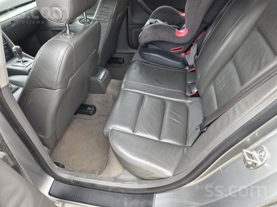 Pelēks Audi A4 2003 Saldus, ar dzinēja tilpumu 2.50 L un nobraukumu 426 tūkst. km par 800 €, foto 10 vietnē AUTOMOTO.COM.LV