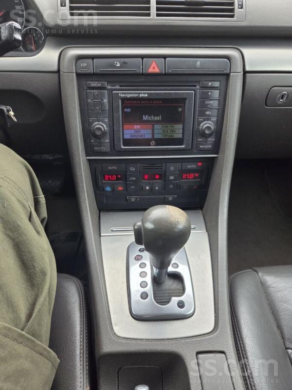 Grey Audi A4 2003 in Saldus, with an engine capacity of 2.50 L and mileage of 426 thousand km for 800 €, photo 10 on AUTOMOTO.COM.LV