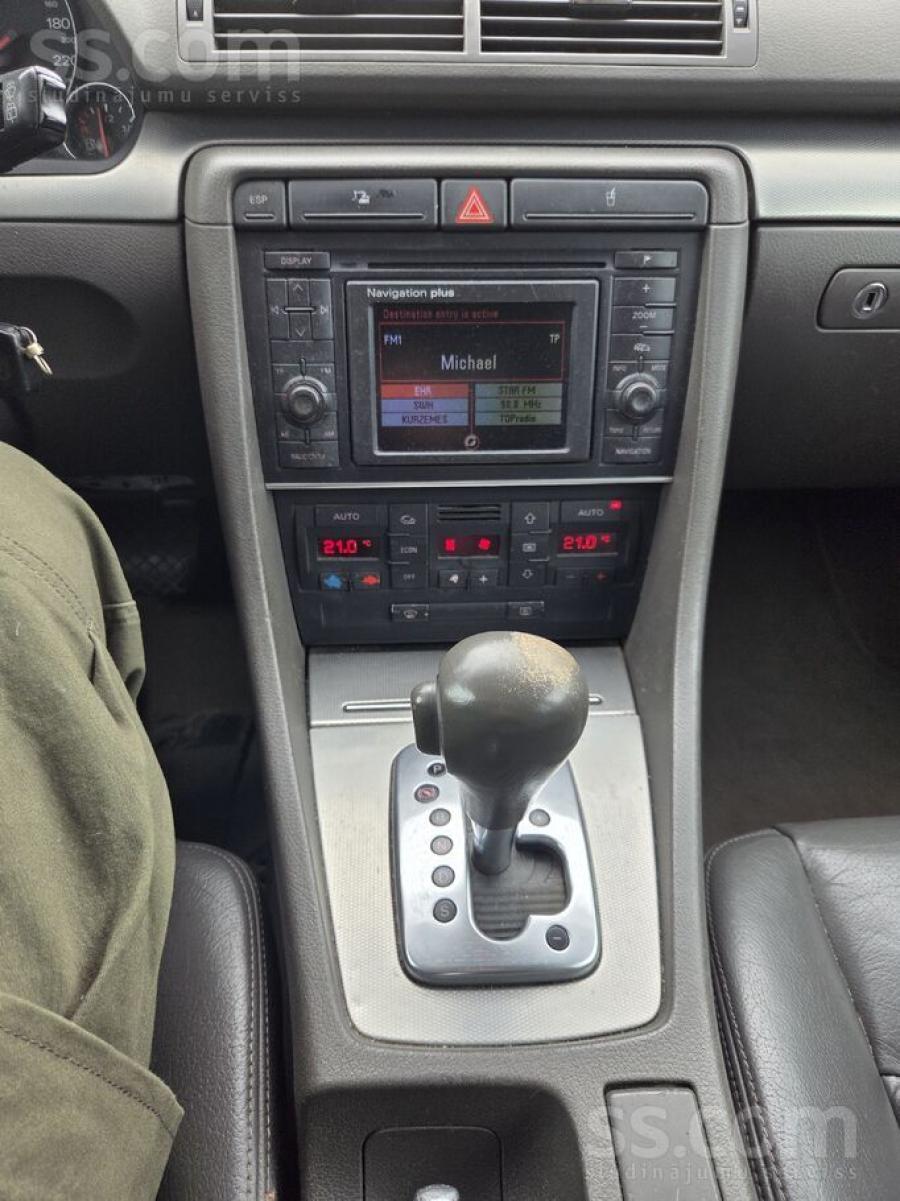 Pelēks Audi A4 2003 Saldus, ar dzinēja tilpumu 2.50 L un nobraukumu 426 tūkst. km par 800 €, foto 11 vietnē AUTOMOTO.COM.LV