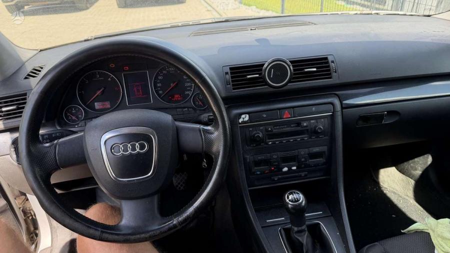 Pelēks Audi A4 2003 Viļņa, ar dzinēja tilpumu 1.90 L un nobraukumu 429 tūkst. km par 650 €, foto 8 vietnē AUTOMOTO.COM.LV