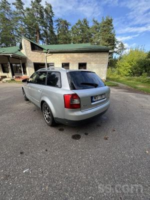 Pelēks Audi A4 2003 Krāslava, ar dzinēja tilpumu 1.90 L un nobraukumu 282 tūkst. km par 1600 €, foto 5 vietnē AUTOMOTO.COM.LV