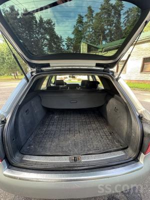 Pelēks Audi A4 2003 Krāslava, ar dzinēja tilpumu 1.90 L un nobraukumu 282 tūkst. km par 1600 €, foto 7 vietnē AUTOMOTO.COM.LV