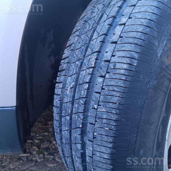 Grey Audi A4 2003 in Cesis, with an engine capacity of 1.90 L and mileage of 341 thousand km for 2000 €, photo 7 on AUTOMOTO.COM.LV
