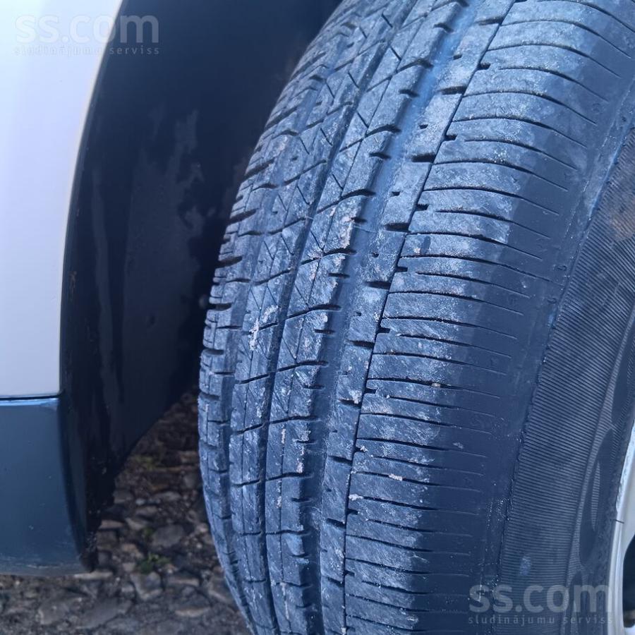 Grey Audi A4 2003 in Cesis, with an engine capacity of 1.90 L and mileage of 341 thousand km for 2000 €, photo 7 on AUTOMOTO.COM.LV