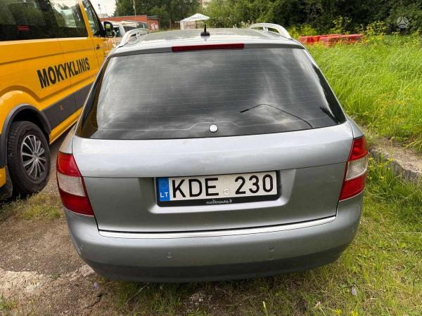 Серый Ауди А4 2003 в Висагинас, объемом двигателя 2.50 л и пробегом 322 тыс. км за 700 €, фото 3 на AUTOMOTO.COM.LV