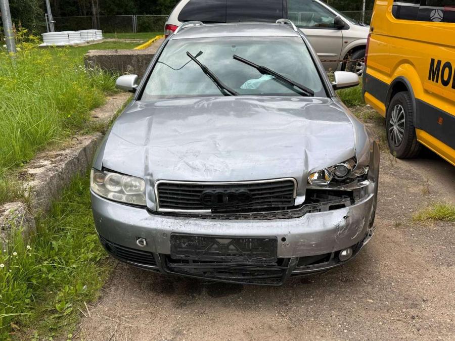 Grey Audi A4 2003 in Visaginas, with an engine capacity of 2.50 L and mileage of 322 thousand km for 700 €, photo 8 on AUTOMOTO.COM.LV