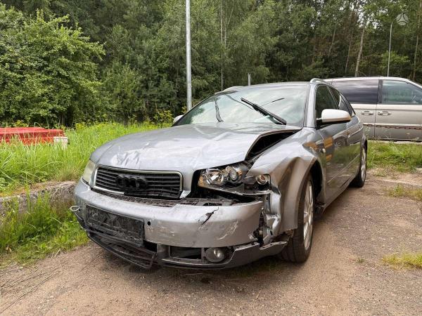 Серый Ауди А4 2003 в Висагинас, объемом двигателя 2.50 л и пробегом 322 тыс. км за 700 €, фото 9 на AUTOMOTO.COM.LV