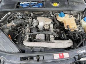 Grey Audi A4 2003 in Visaginas, with an engine capacity of 2.50 L and mileage of 322 thousand km for 700 €, photo 12 on AUTOMOTO.COM.LV