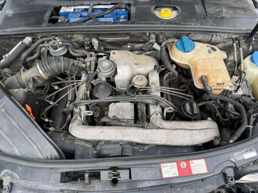 Grey Audi A4 2003 in Visaginas, with an engine capacity of 2.50 L and mileage of 322 thousand km for 700 €, photo 12 on AUTOMOTO.COM.LV