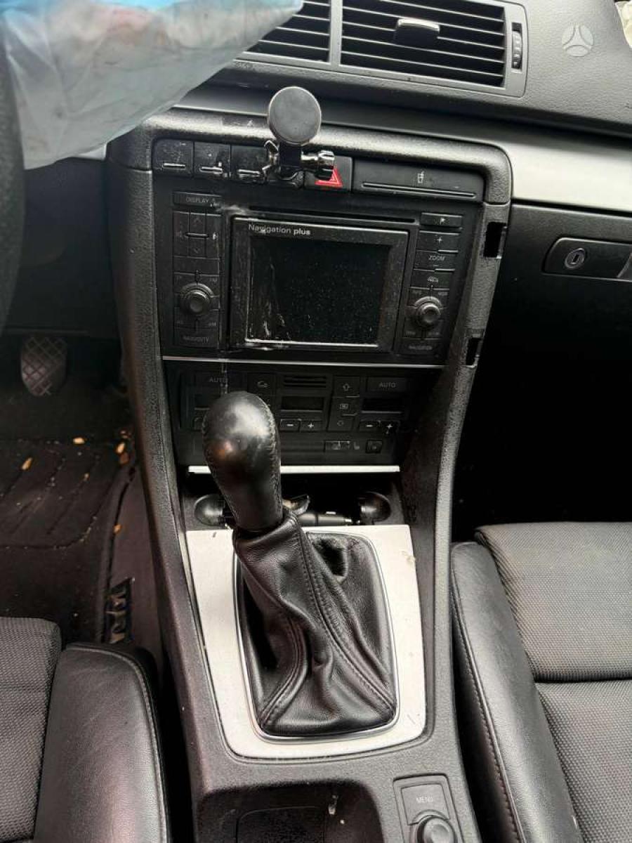 Grey Audi A4 2003 in Visaginas, with an engine capacity of 2.50 L and mileage of 322 thousand km for 700 €, photo 17 on AUTOMOTO.COM.LV