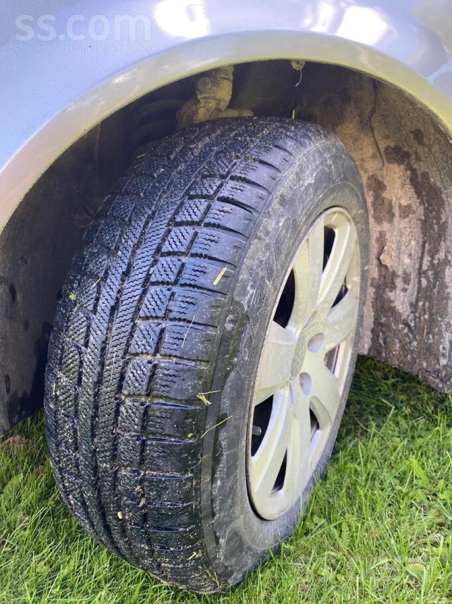 Pelēks Audi A4 2003 Rīga, ar dzinēja tilpumu 2.50 L un nobraukumu 424 tūkst. km par 2000 €, foto 16 vietnē AUTOMOTO.COM.LV