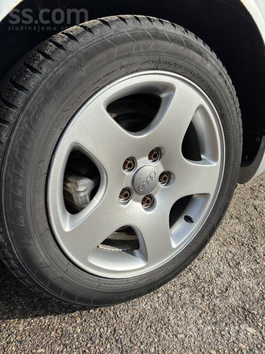 Pelēks Audi A4 2003 Balvi, ar dzinēja tilpumu 1.90 L un nobraukumu 342 tūkst. km par 2400 €, foto 10 vietnē AUTOMOTO.COM.LV