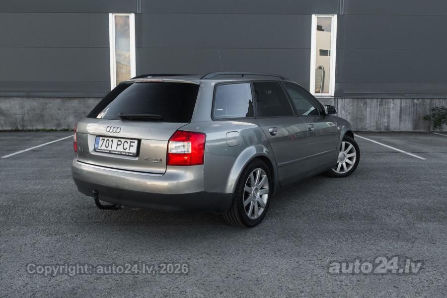 Pelēks Audi A4 2003 Tallina, ar dzinēja tilpumu 2.50 L un nobraukumu 298 tūkst. km par 2999 €, foto 3 vietnē AUTOMOTO.COM.LV