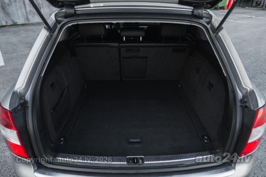 Pelēks Audi A4 2003 Tallina, ar dzinēja tilpumu 2.50 L un nobraukumu 298 tūkst. km par 2999 €, foto 4 vietnē AUTOMOTO.COM.LV