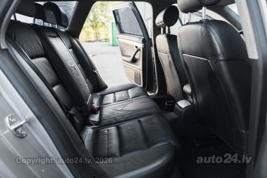 Pelēks Audi A4 2003 Tallina, ar dzinēja tilpumu 2.50 L un nobraukumu 298 tūkst. km par 2999 €, foto 7 vietnē AUTOMOTO.COM.LV