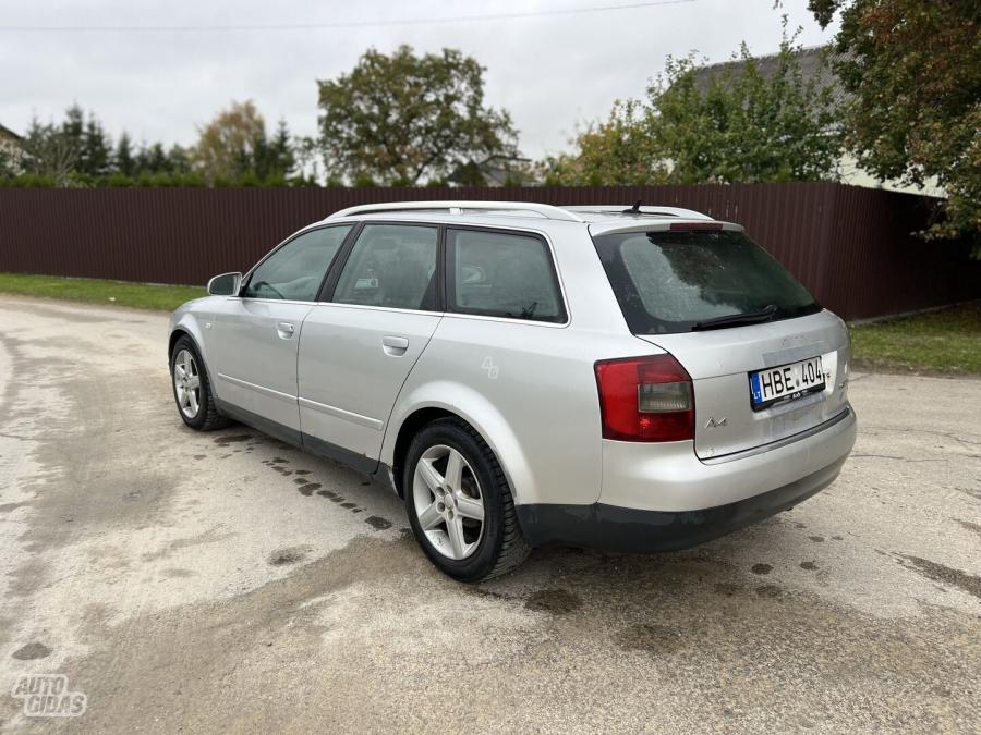 Pelēks Audi A4 2003 Viļņa, ar dzinēja tilpumu 1.90 L un nobraukumu 420 tūkst. km par 1000 €, foto 5 vietnē AUTOMOTO.COM.LV