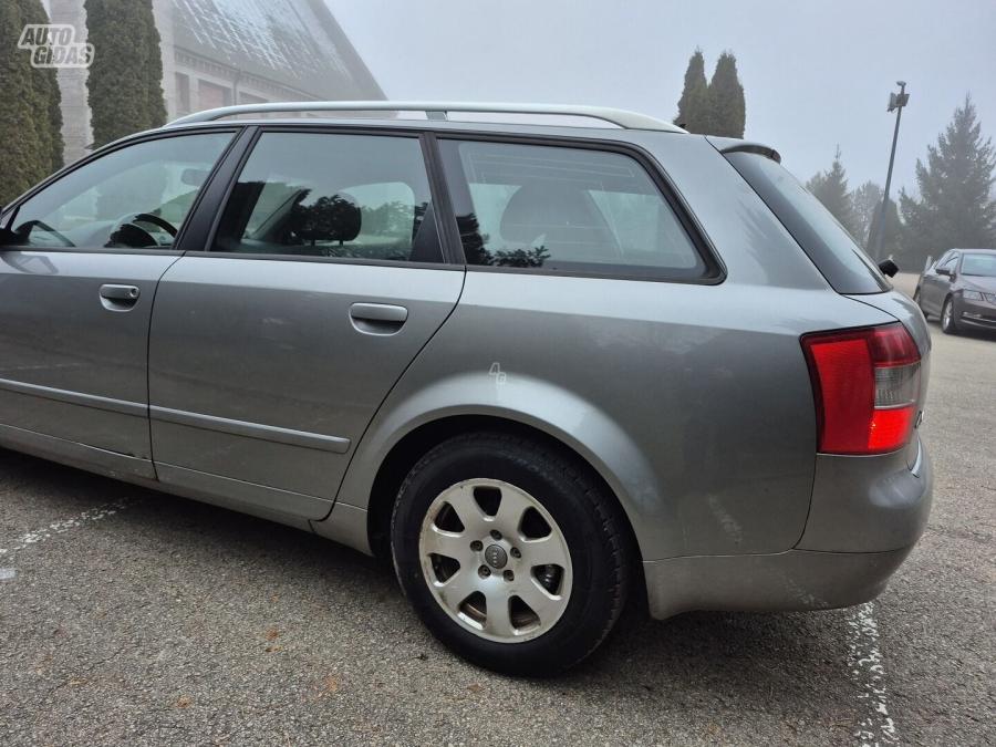 Pelēks Audi A4 2004 Alīta, ar dzinēja tilpumu 1.90 L un nobraukumu 341 tūkst. km par 1350 €, foto 10 vietnē AUTOMOTO.COM.LV