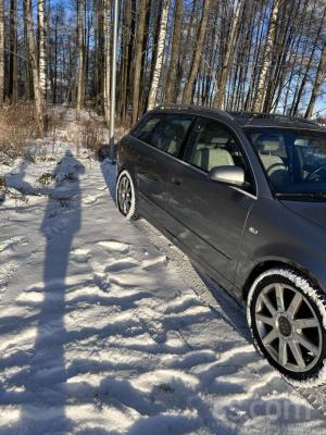 Grey Audi A4 2004 in Riga, with an engine capacity of 2.50 L and mileage of 350 thousand km for 1750 €, photo 4 on AUTOMOTO.COM.LV