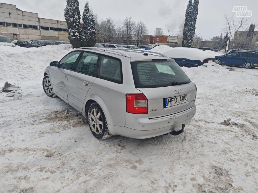 Pelēks Audi A4 2004 Utena, ar dzinēja tilpumu 1.90 L un nobraukumu 331 tūkst. km par 800 €, foto 4 vietnē AUTOMOTO.COM.LV