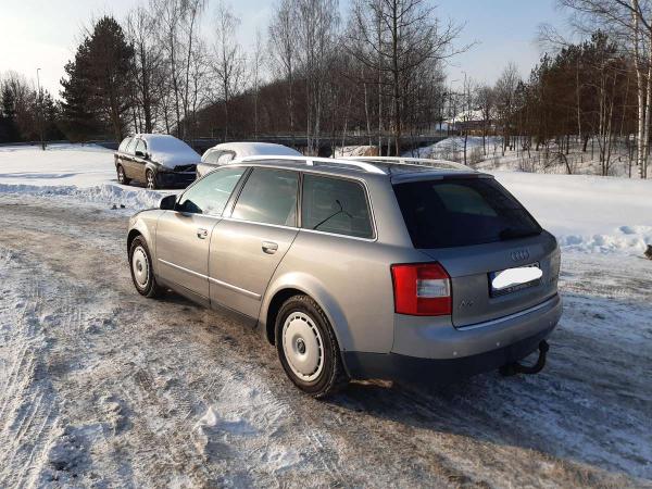 Pelēks Audi A4 2004 Kauņa, ar dzinēja tilpumu 1.90 L un nobraukumu 267 tūkst. km par 2000 €, foto 5 vietnē AUTOMOTO.COM.LV