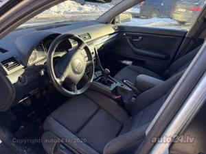 Pelēks Audi A4 2004 Tallina, ar dzinēja tilpumu 1.90 L un nobraukumu 341 tūkst. km par 2000 €, foto 6 vietnē AUTOMOTO.COM.LV